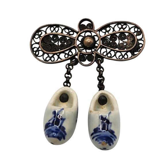 Delft | Jewelry | Vintage Dutch Silver Filigree Brooch With Blue Delft ...